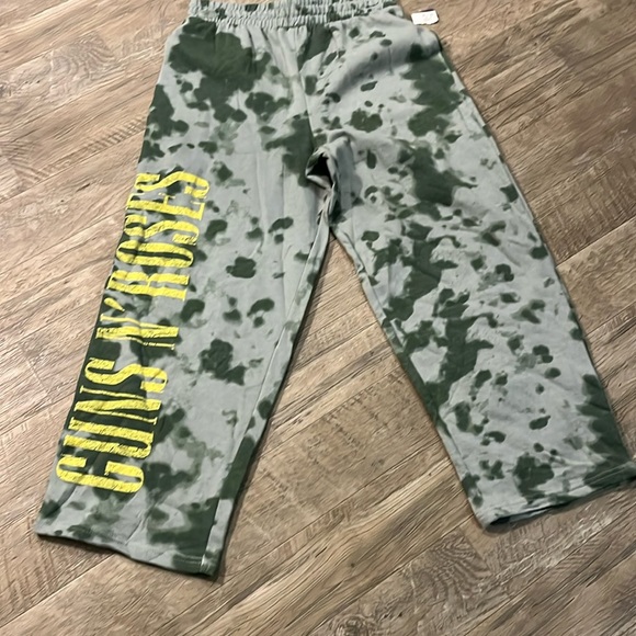 Guns N ‘Roses | Pants & Jumpsuits | Guns N Roses Sweatpants | Poshmark